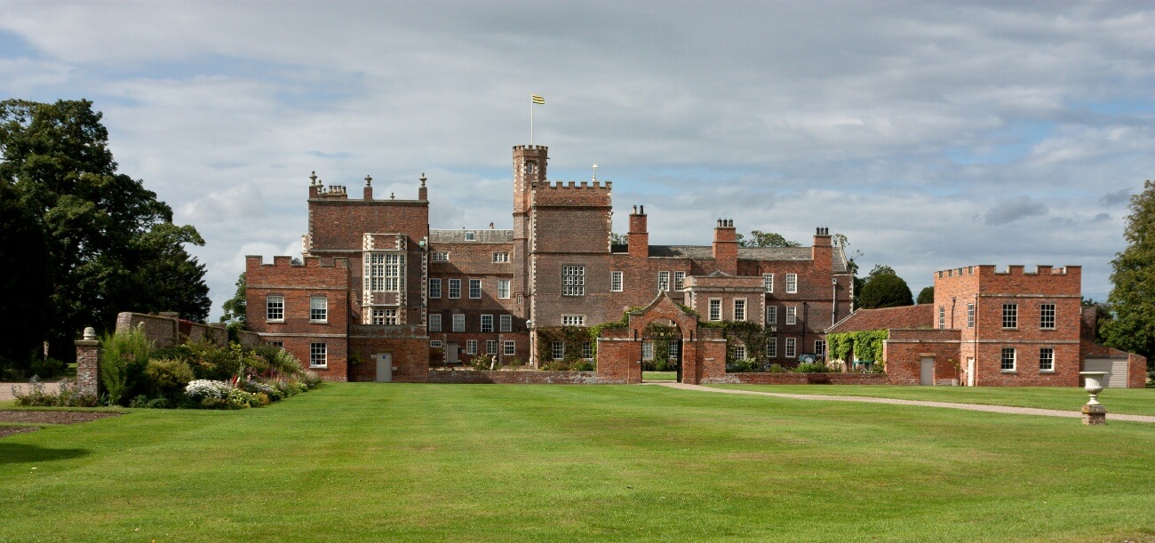 The Best Elizabethan Houses in England – Visit European Castles